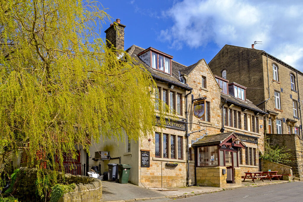 Willow Tree, Riddlesden - Pub Gallery
